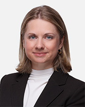 Lisa Hollfelder | People | Baker McKenzie
